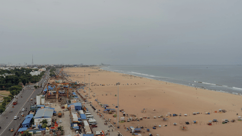 marina beach timings