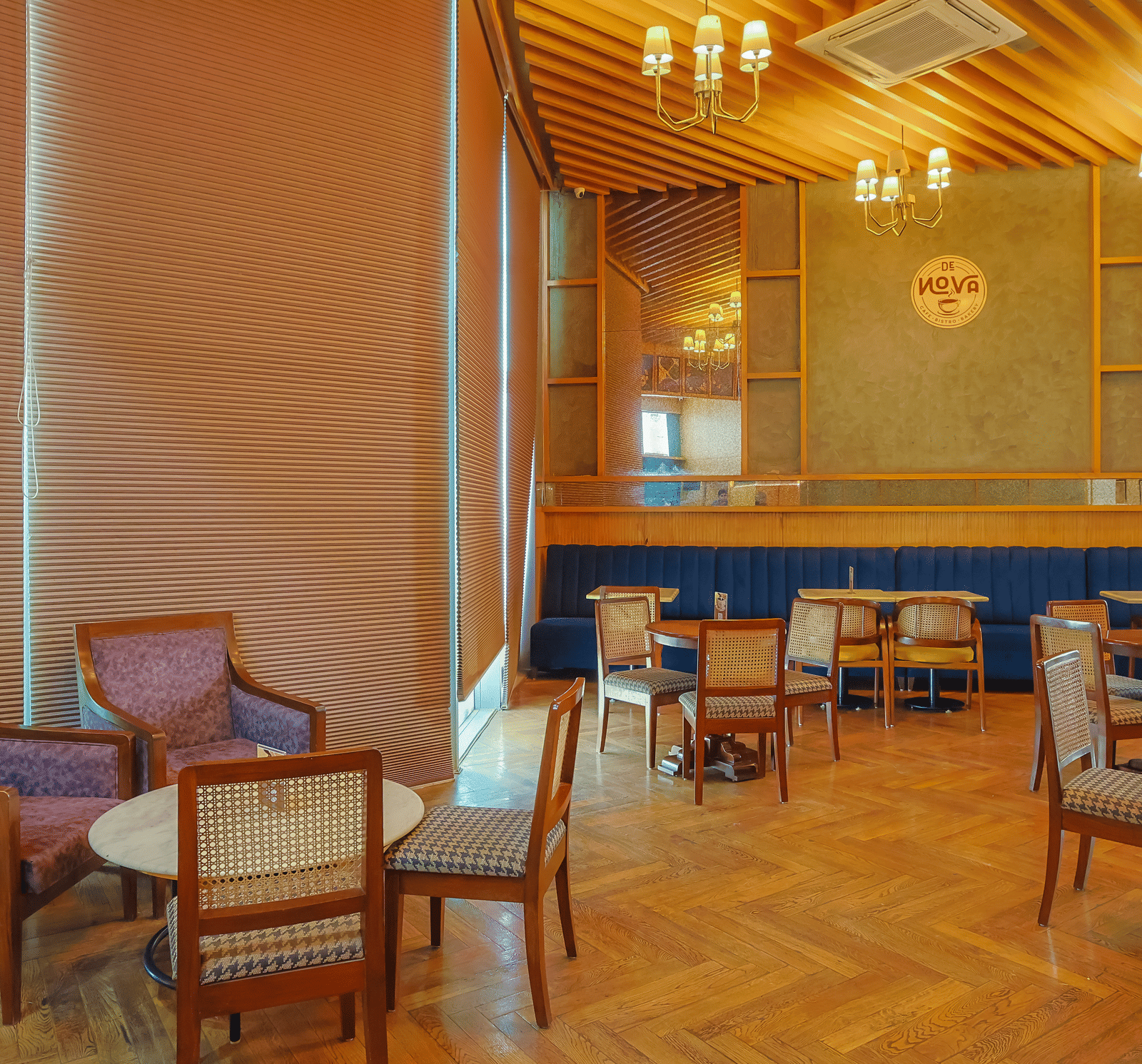 Dining | Cafe in Noida | Restaurant in Noida | Livbox Supernova