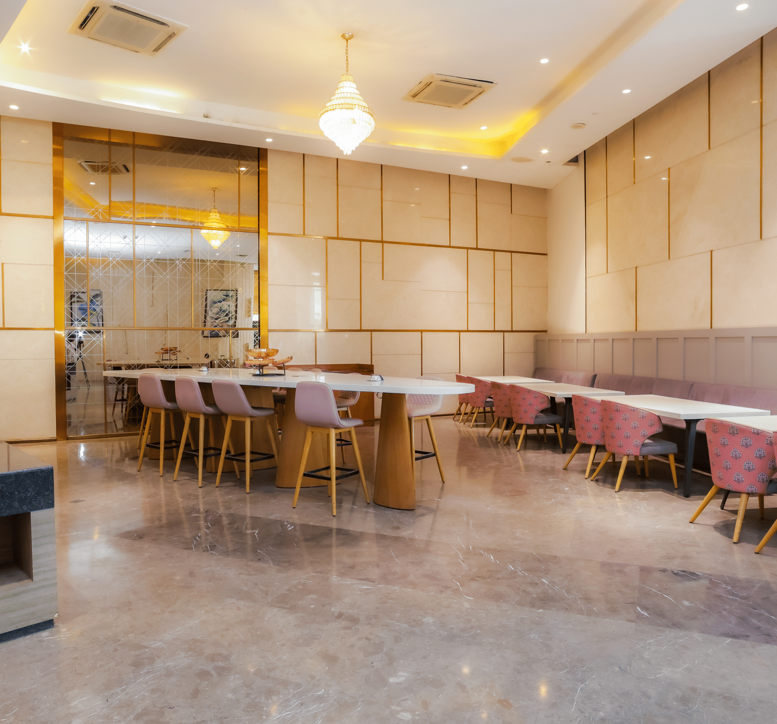 Dining | Cafe in Noida | Restaurant in Noida | Livbox Supernova