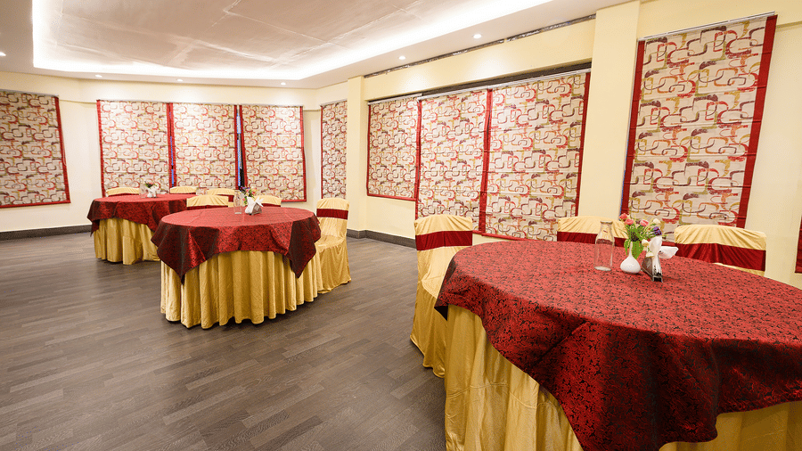 round table conference seating