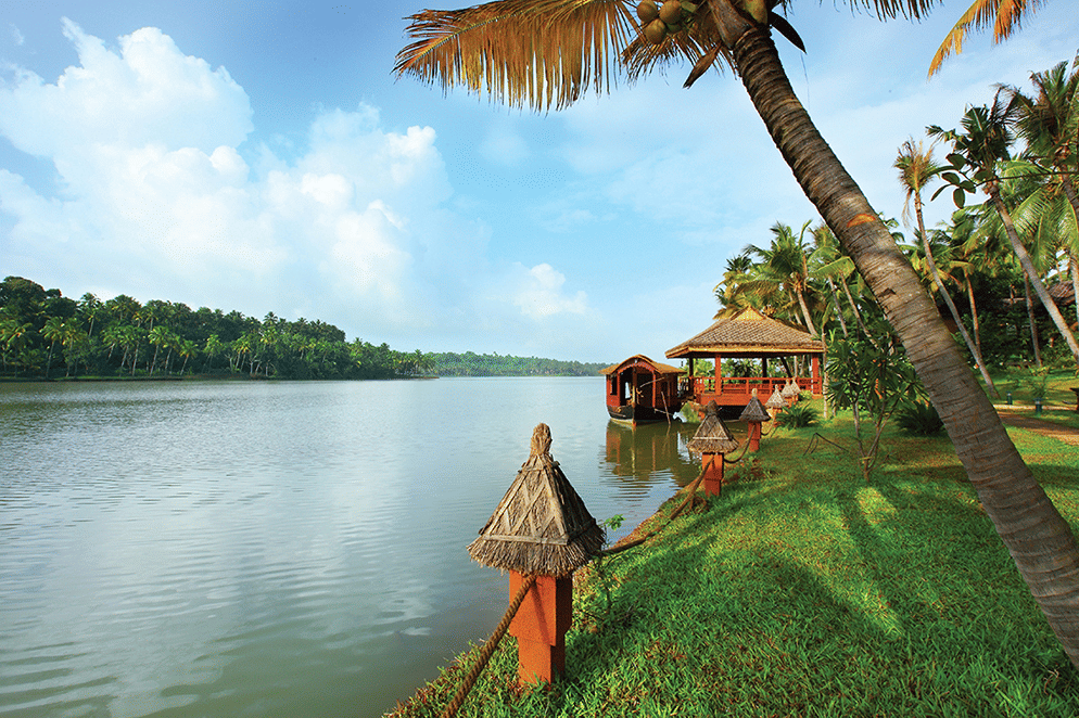 Luxury Backwater Resorts in Kerala for a Premium Holiday Experience